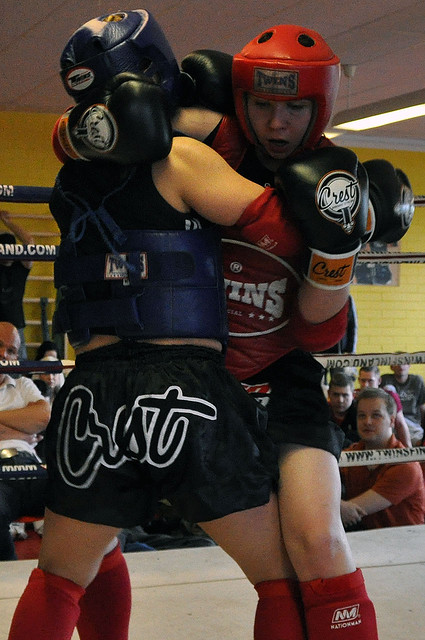 Boxing Tip #11: Clinching - Commando Boxing